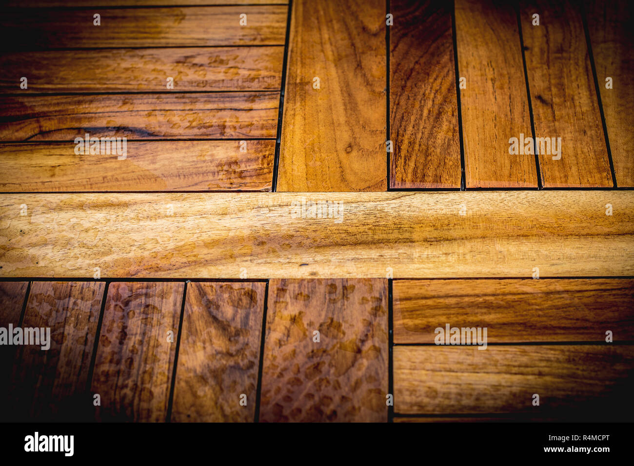 wet wood texture background Stock Photo - Alamy