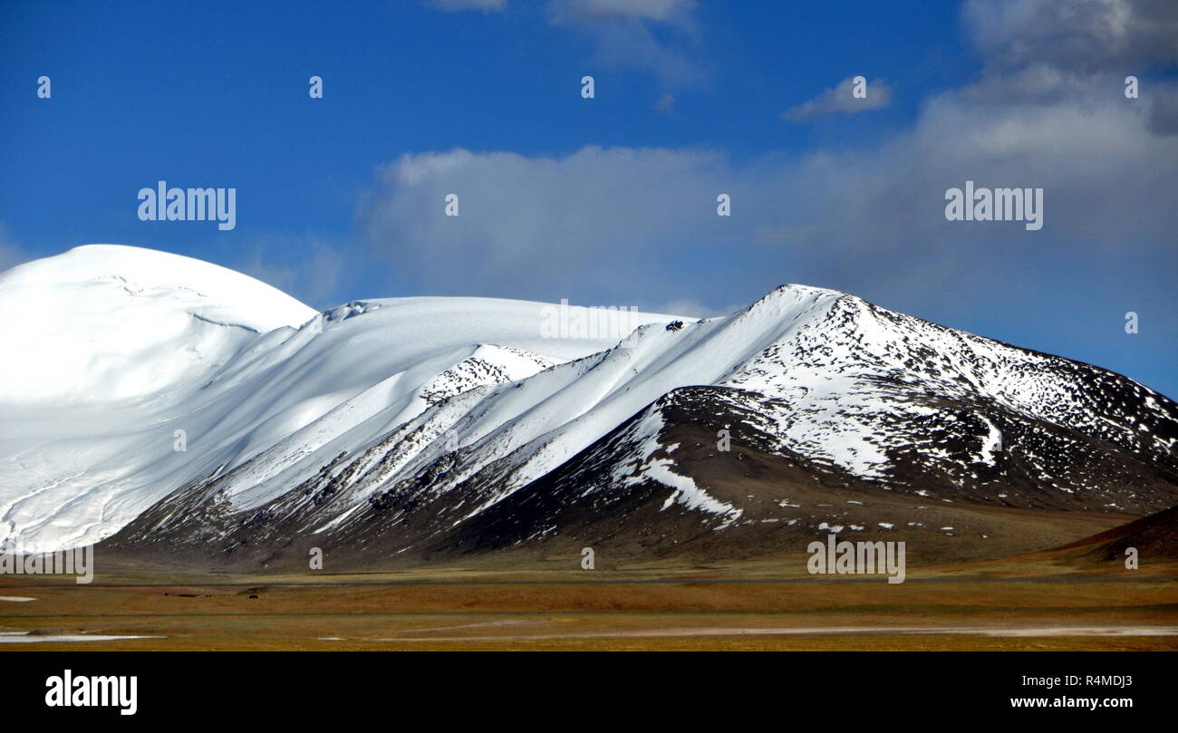 Lhasa train hi-res stock photography and images - Alamy