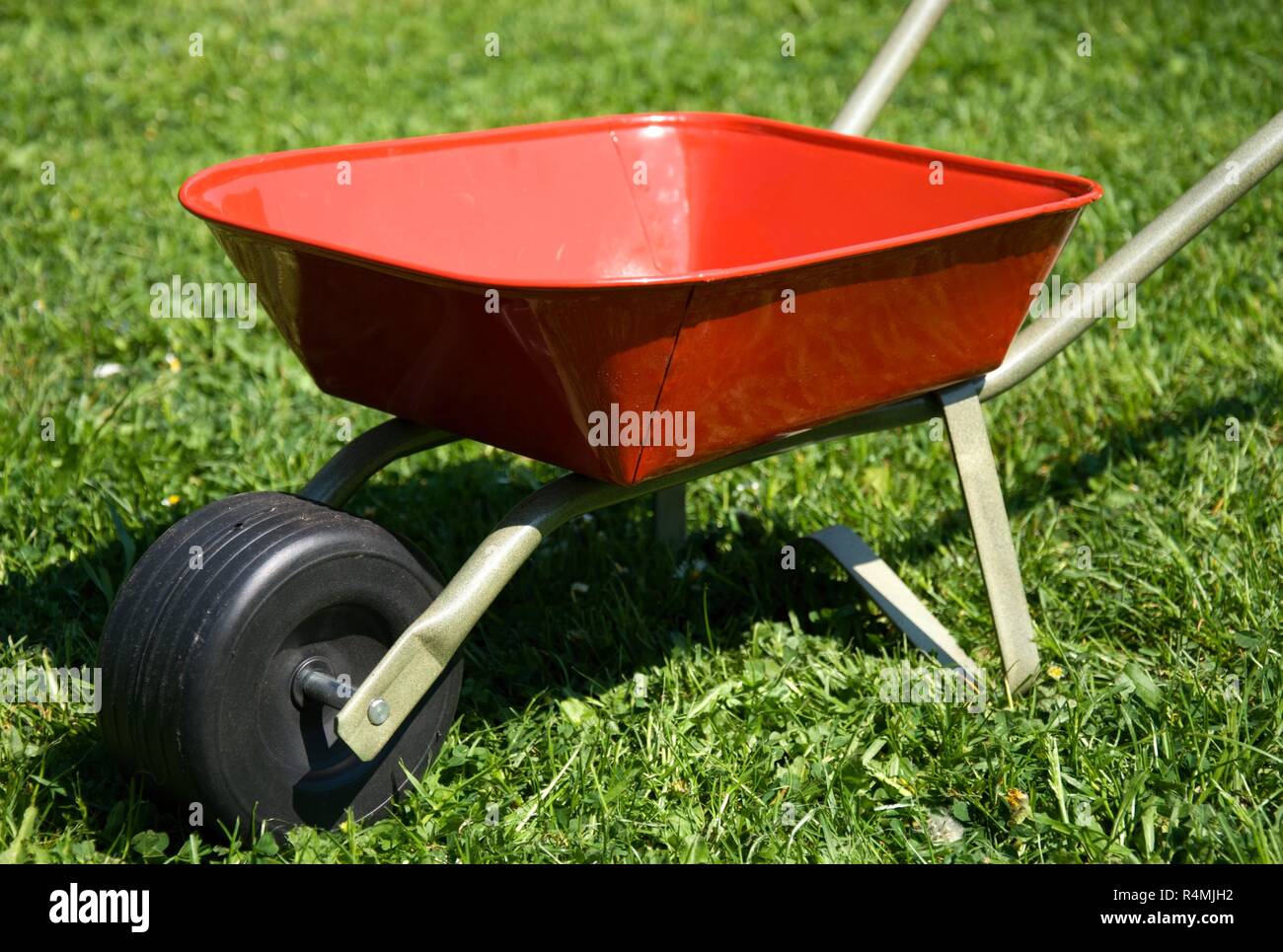Handbarrow High Resolution Stock Photography and Images - Alamy