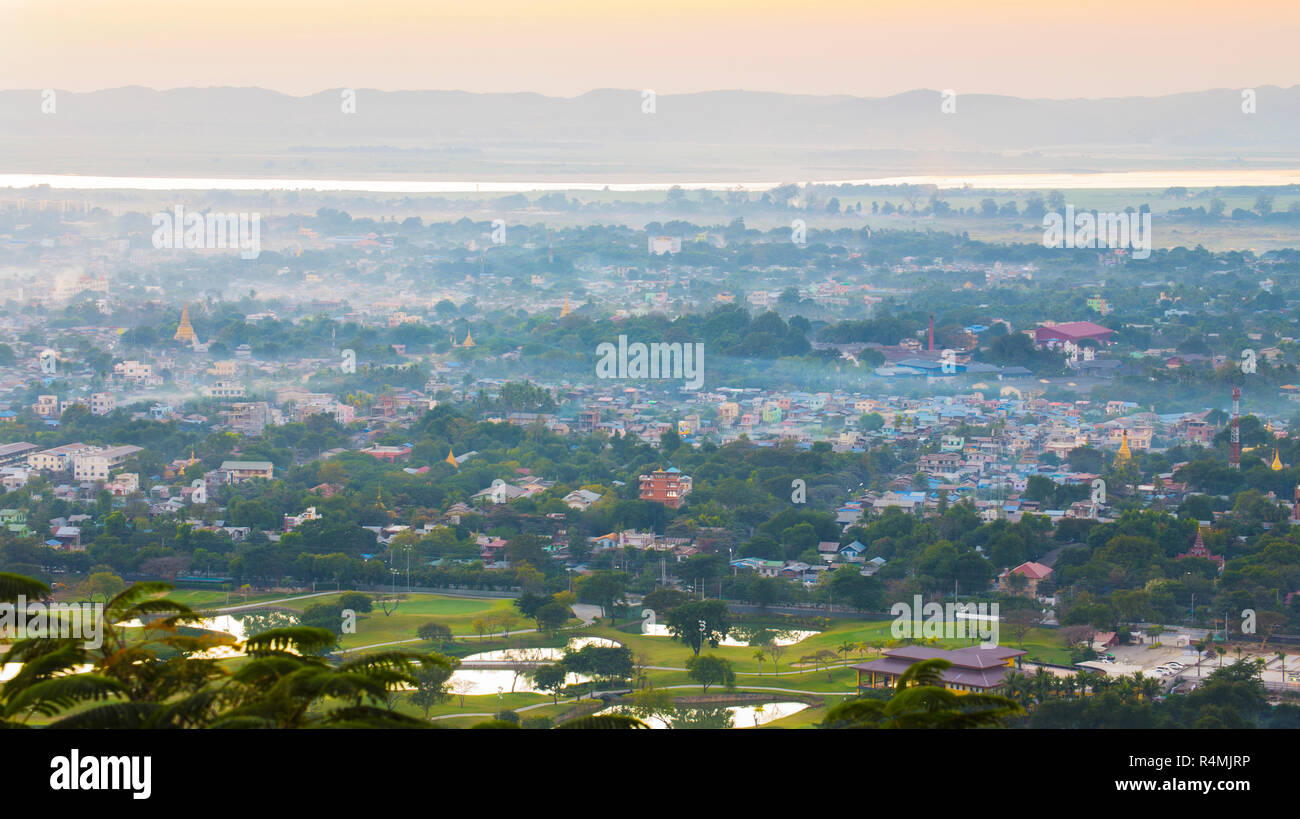 myanmar mandalay sunset Stock Photo - Alamy