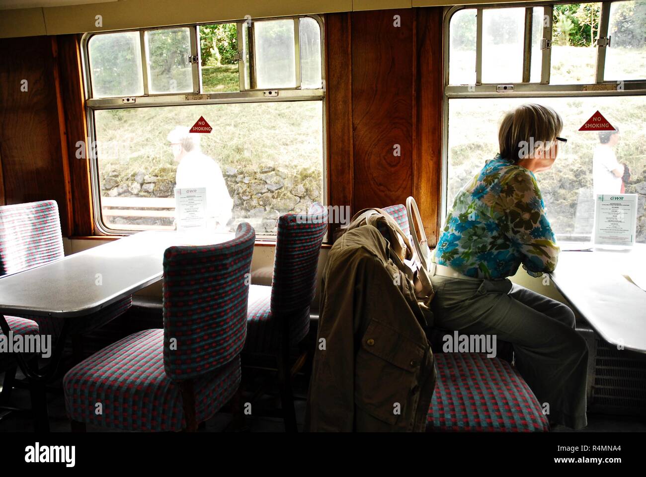 Interior of a steam train carriage hi-res stock photography and images ...