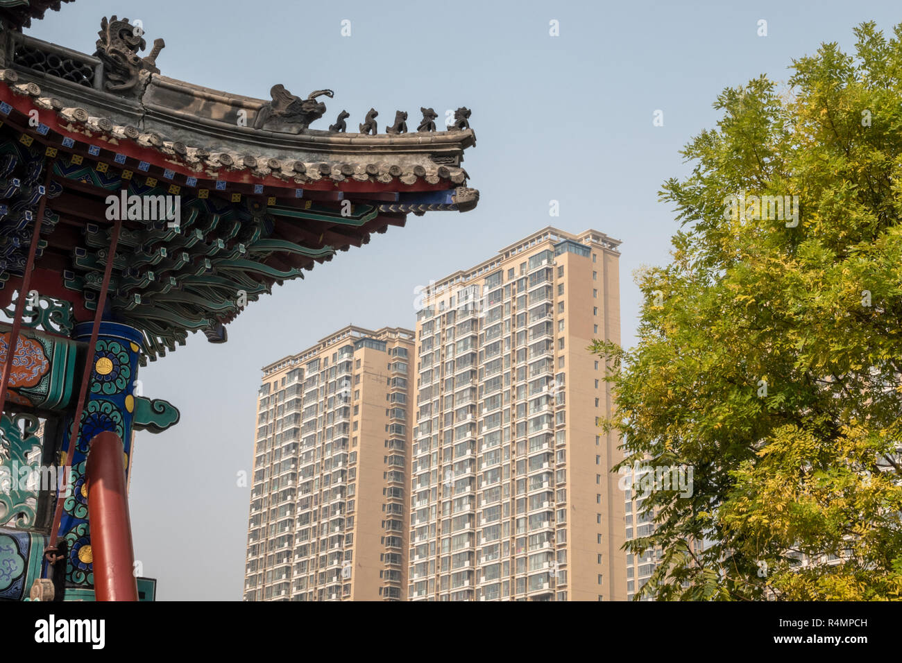 Chinese temple block hi-res stock photography and images - Alamy