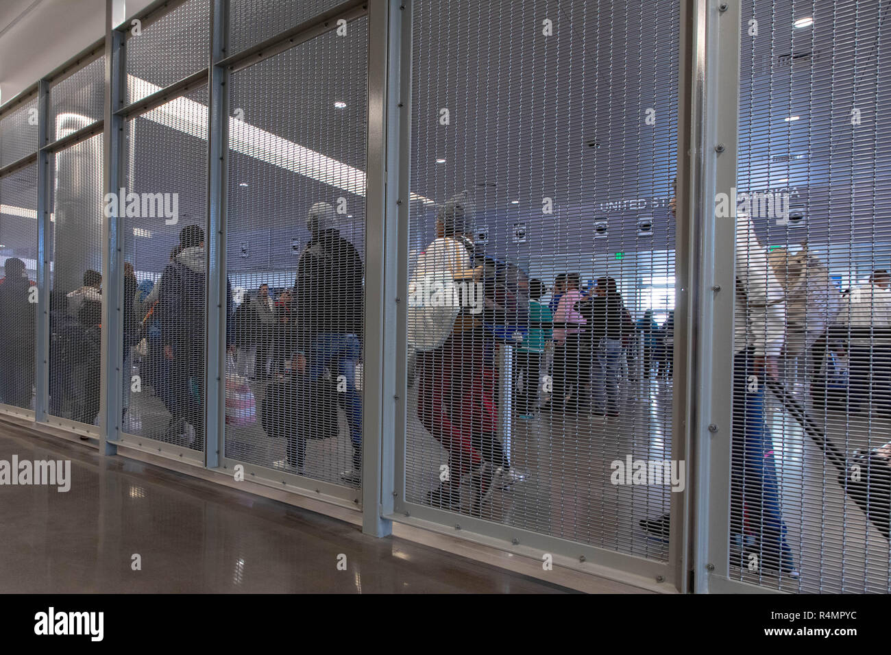 Immigrants walking across border hi-res stock photography and images ...