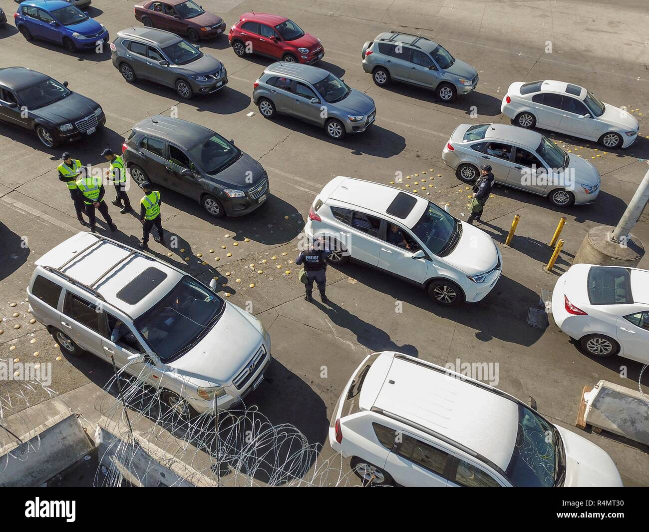 Immigration enforcement vehicles hi-res stock photography and images ...