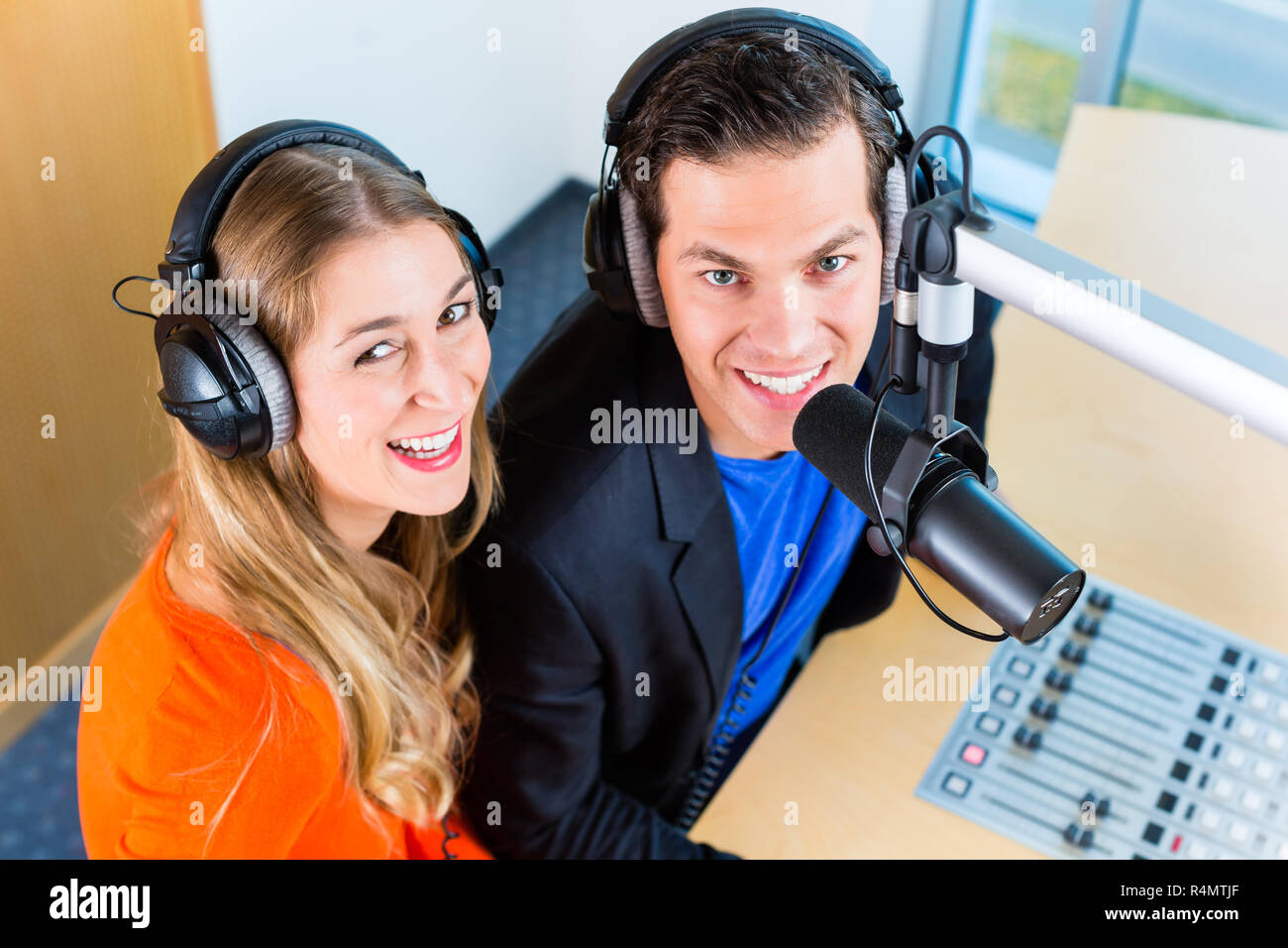 Radio presenters hi-res stock photography and images - Alamy