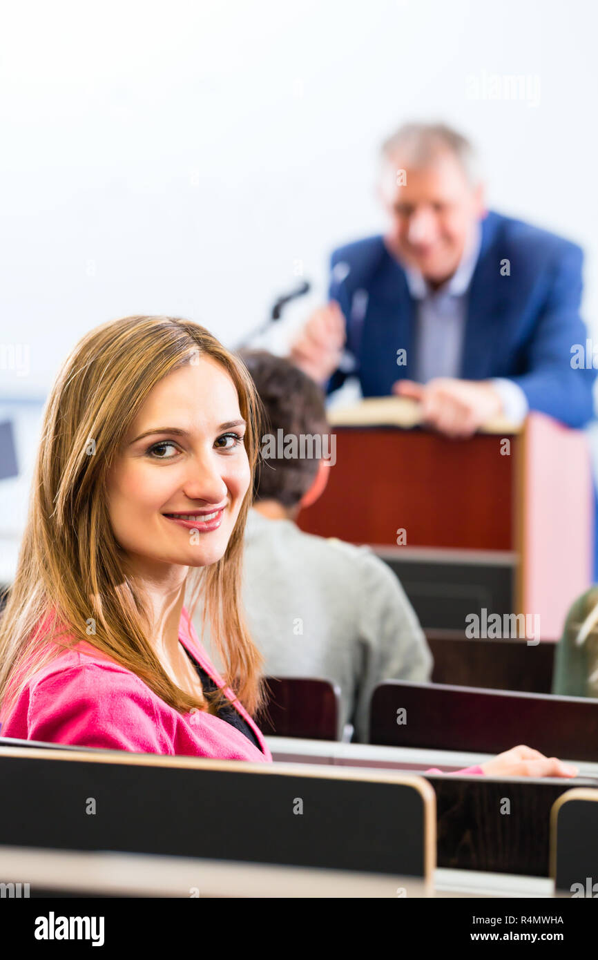 Lecture theatre teacher students hi-res stock photography and images ...