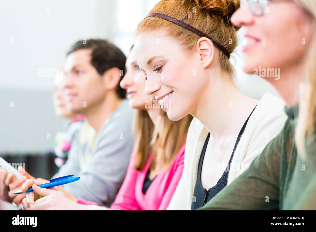Students in college learning Stock Photo - Alamy