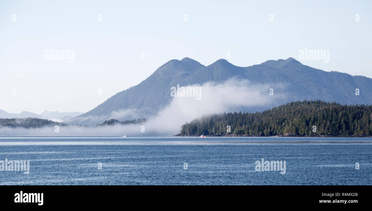 Skyline vancouver rocky mountains hi-res stock photography and images ...