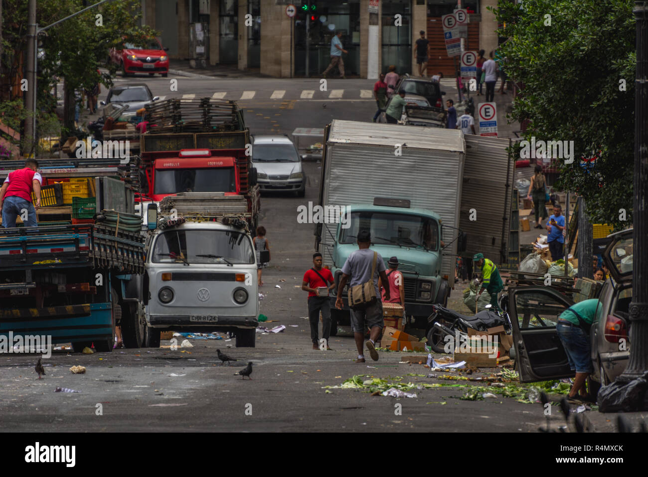 Brazil street market hi-res stock photography and images - Alamy