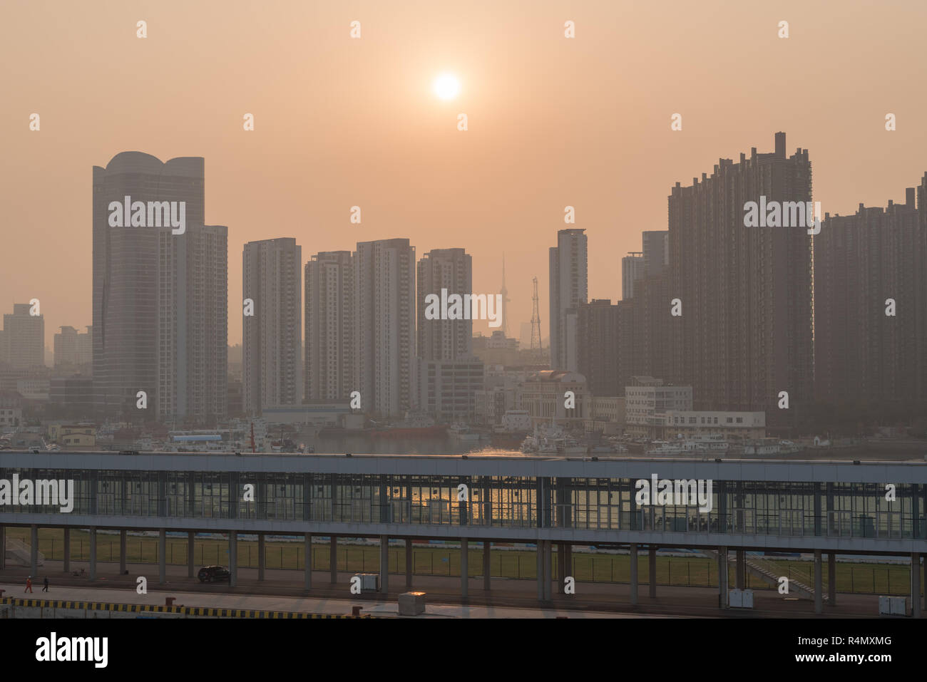 Mist rising city hi-res stock photography and images - Alamy