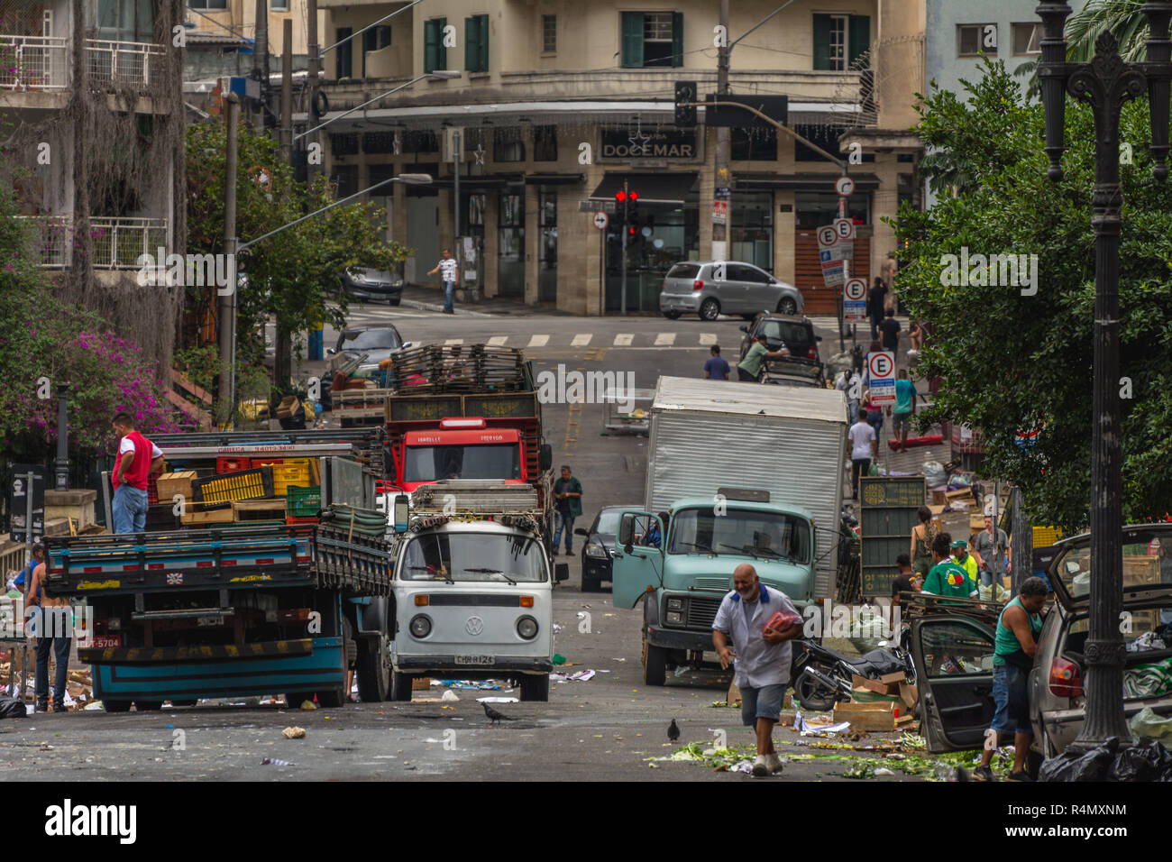 Brazil food vendor truck hi-res stock photography and images - Alamy
