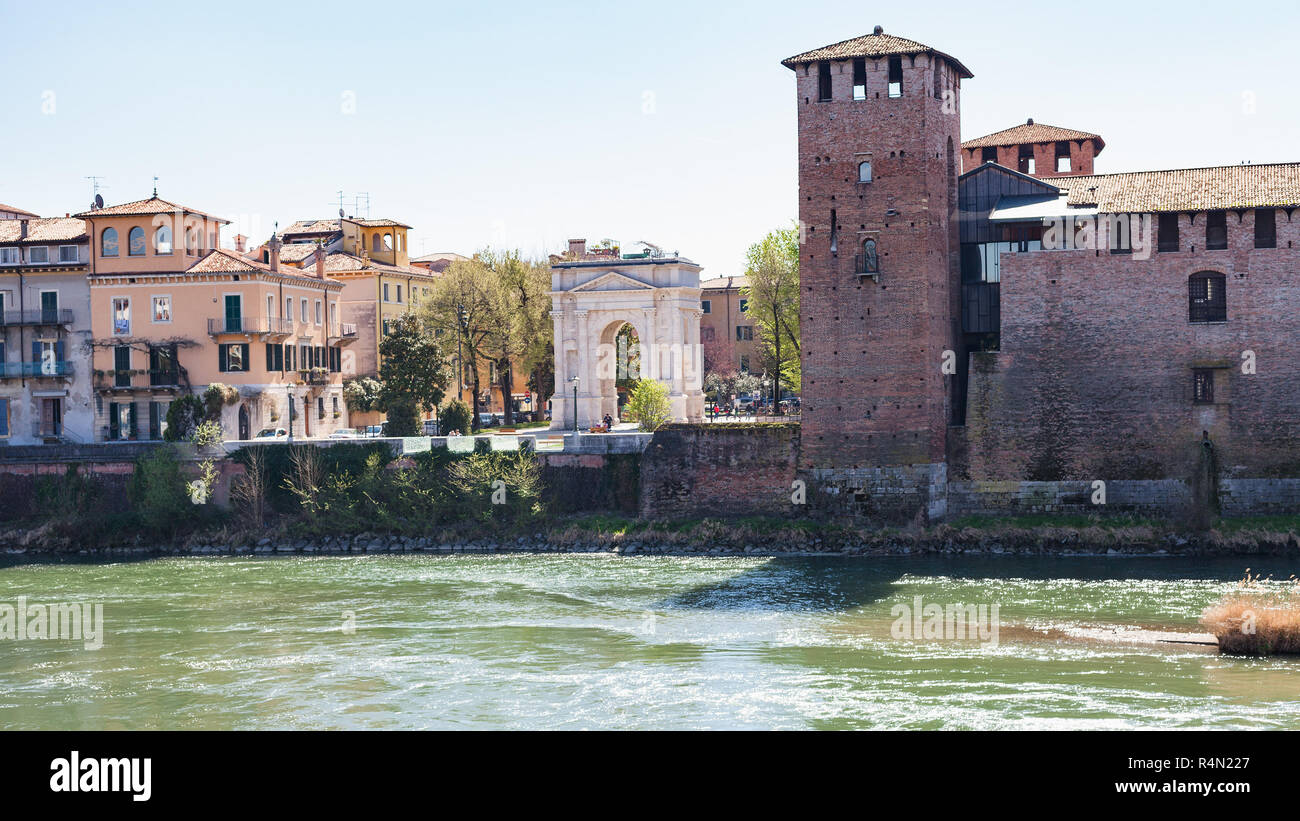 Gavi arch verona hi-res stock photography and images - Alamy