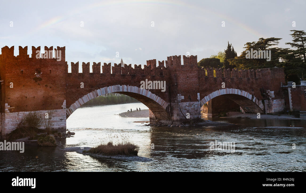 Castelvecchio (Scaliger) Bridge in spring evening Stock Photo - Alamy