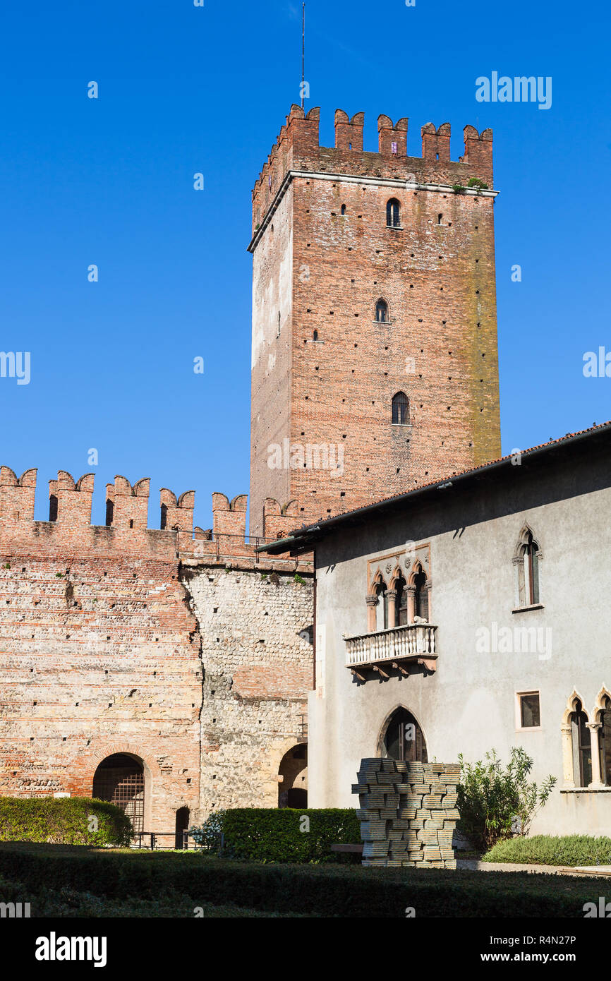 Castel vecchio museum hi-res stock photography and images - Alamy