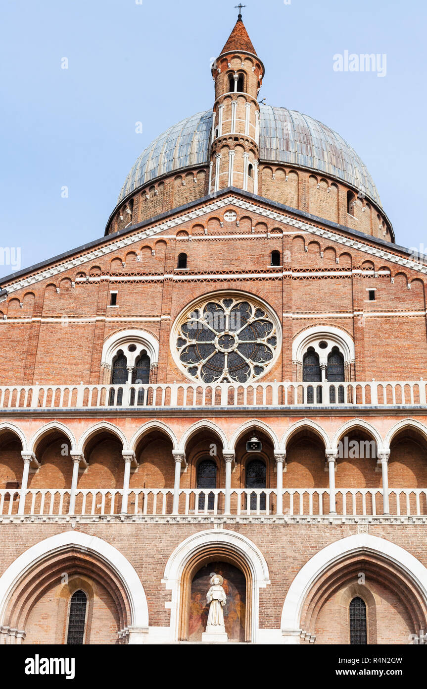 front view of Basilica of Saint Anthony of Padua Stock Photo - Alamy