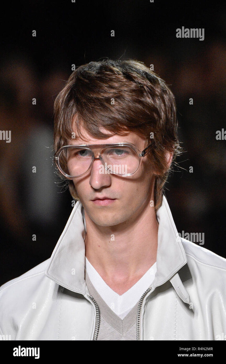 Tom ford runway menswear hi-res stock photography and images - Alamy