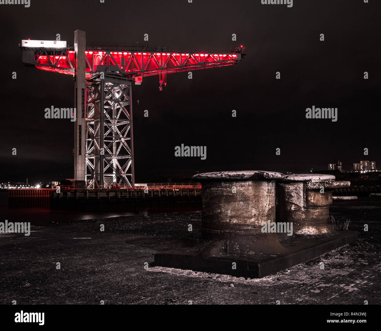The Titan Crane on the River Clyde, Clydebank, Glasgow, Scotland, UK ...