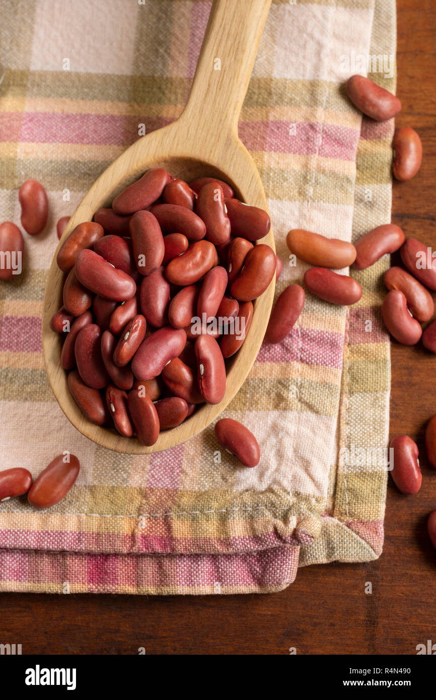 Kidney beans on wooden spoon Stock Photo - Alamy