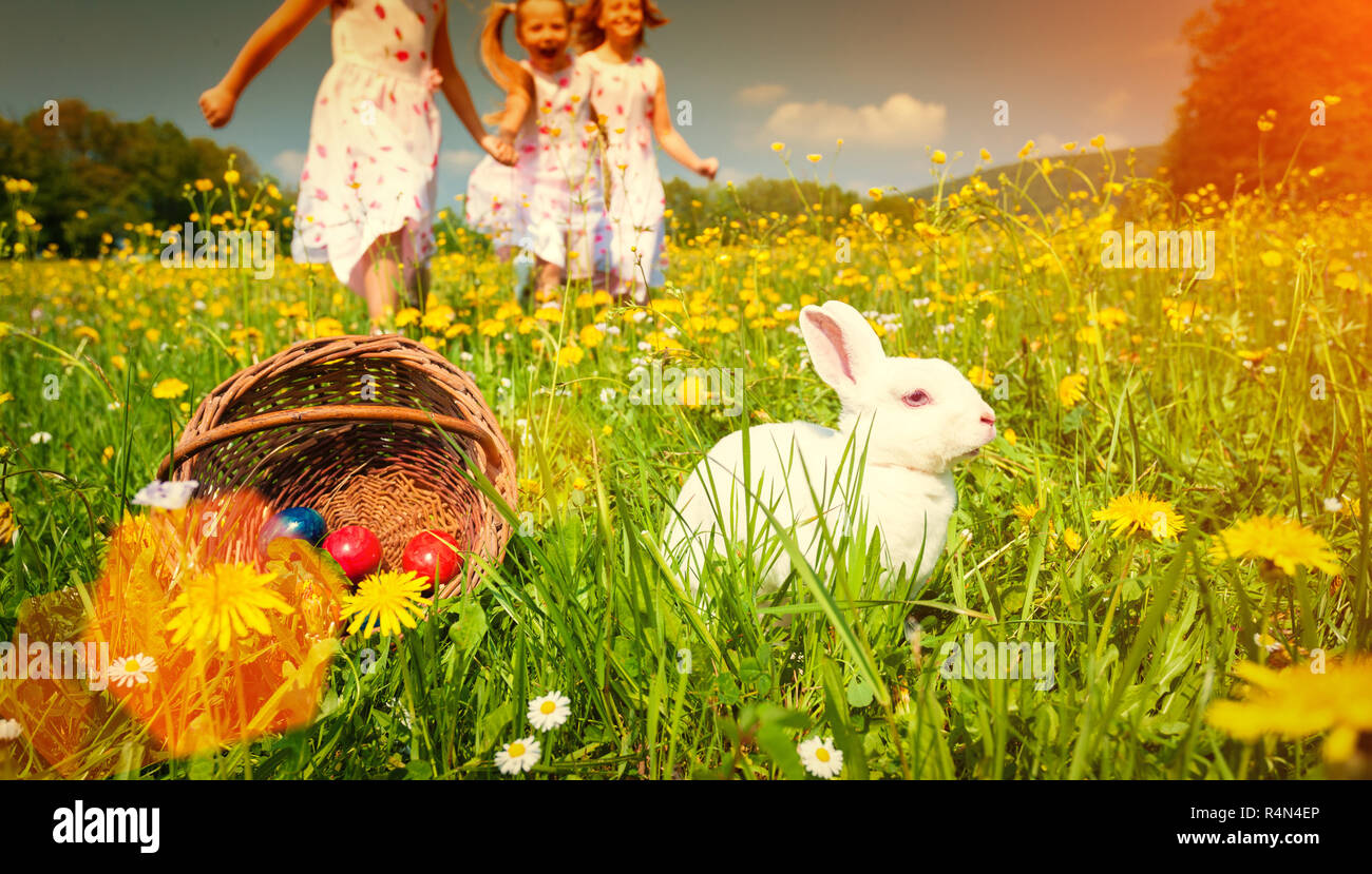 Easter egg hunt family children running hi-res stock photography and ...