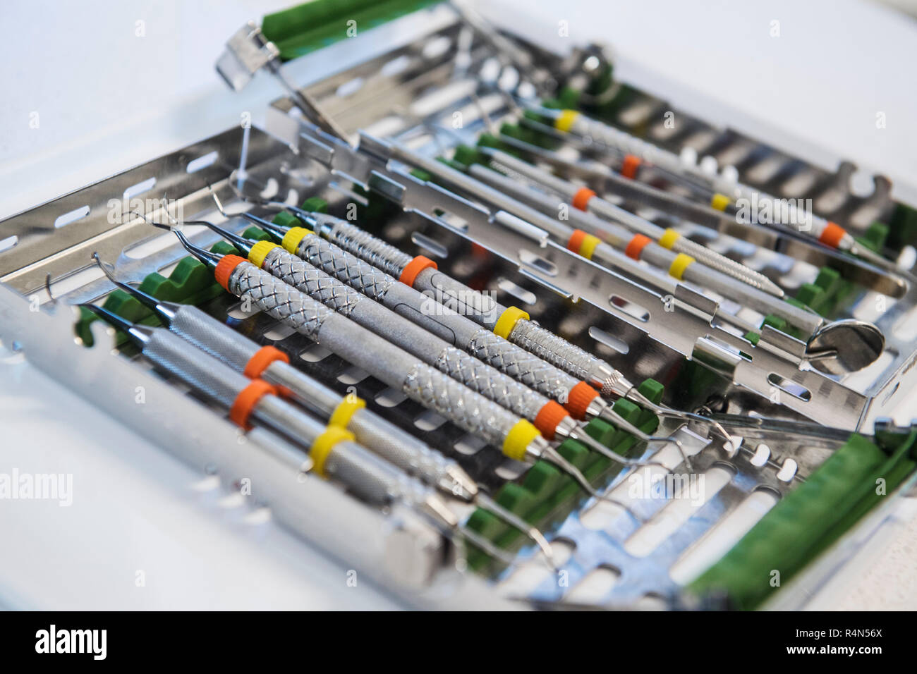 Tray of dentist's tools Stock Photo - Alamy