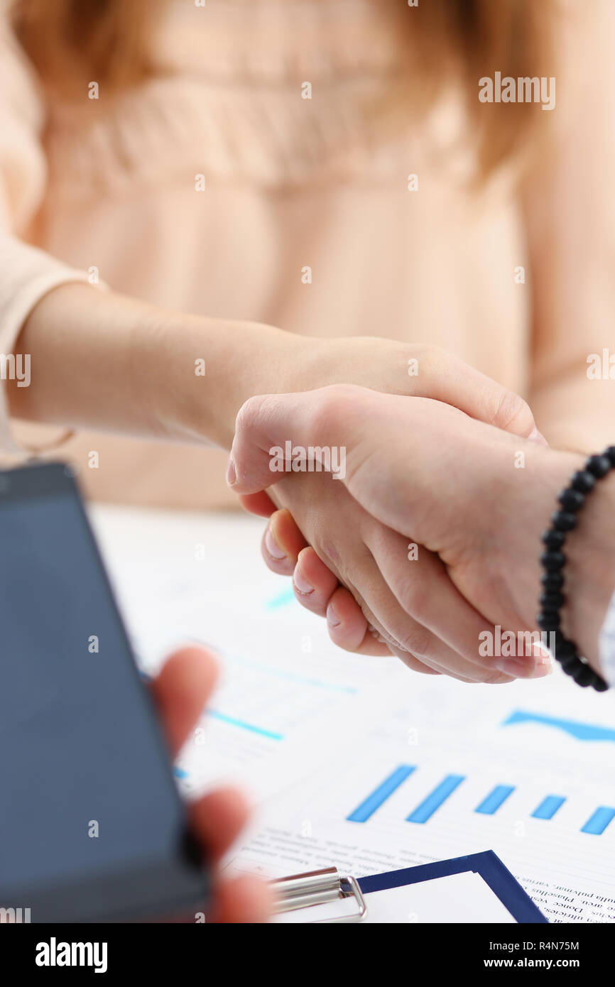 Businessman hand shake hi-res stock photography and images - Alamy