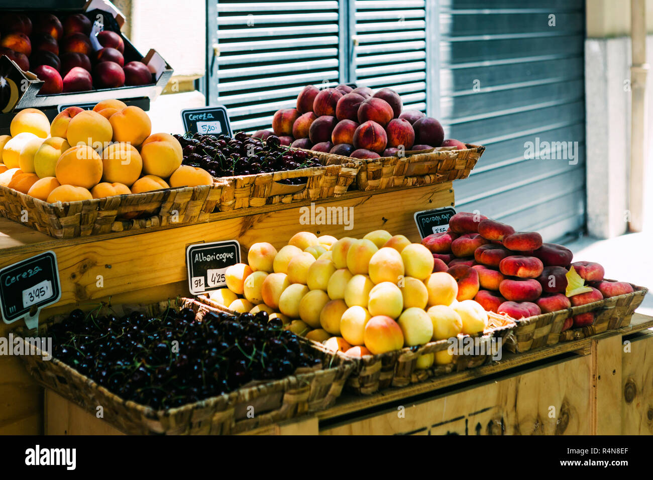 Stall large group of people hi-res stock photography and images - Alamy