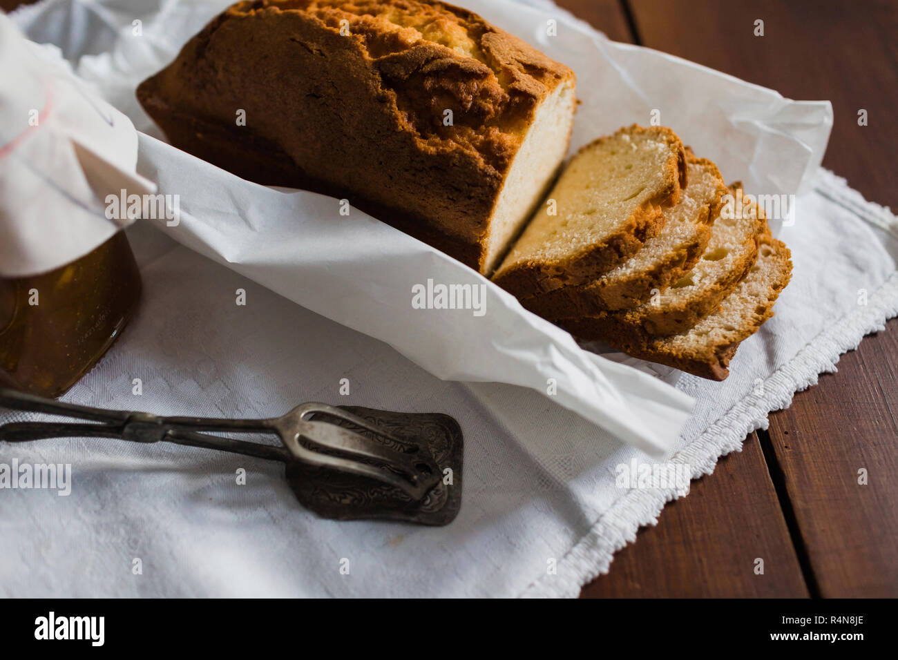 Loaf cake hi-res stock photography and images - Alamy