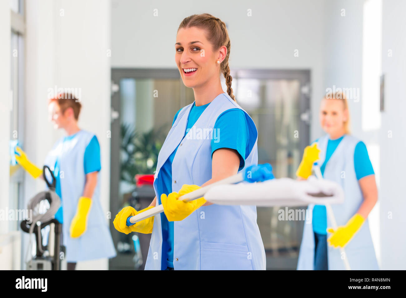 Cleaner ladies hi-res stock photography and images - Alamy