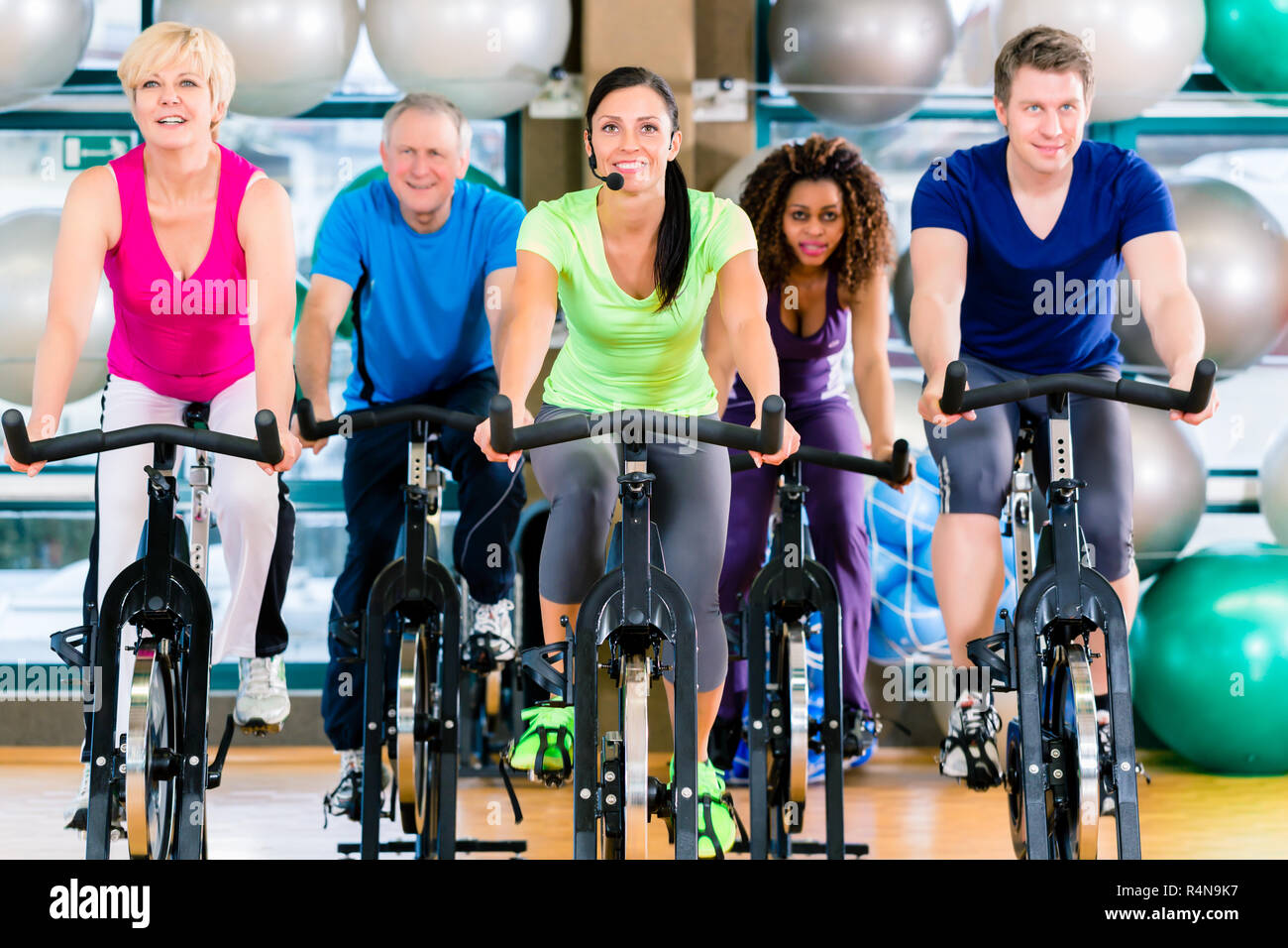 Older woman gym cycle exercise hi-res stock photography and images - Alamy