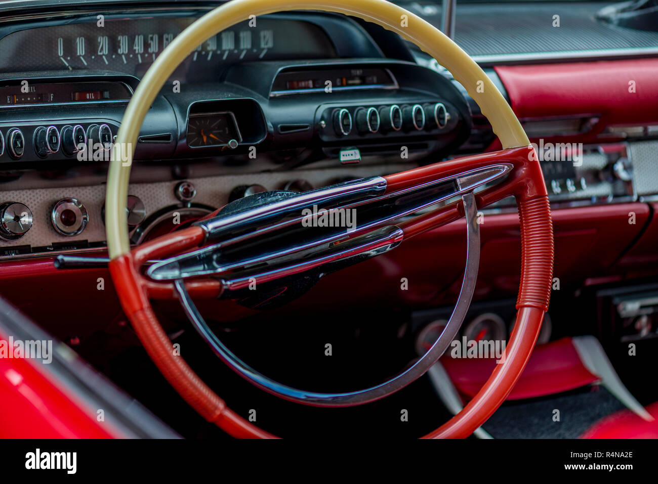 oldtimer steering wheel Stock Photo - Alamy
