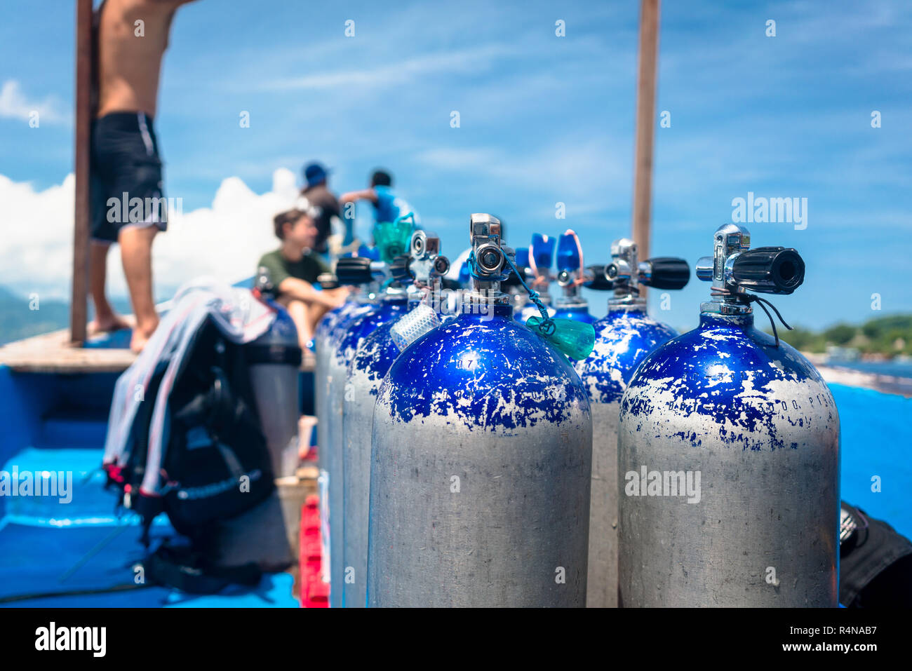 Oxygen flasks hi-res stock photography and images - Alamy