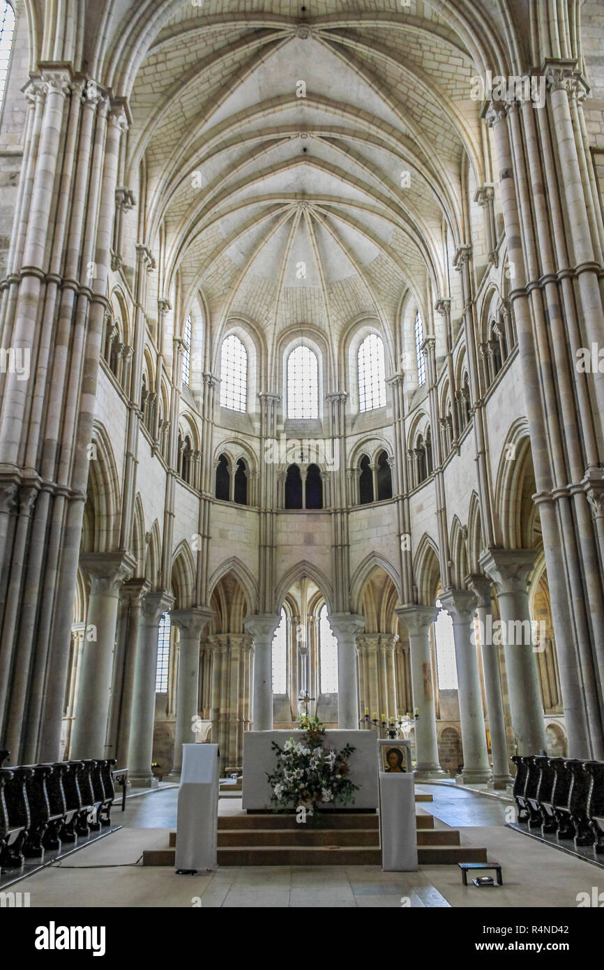 Vezelay and france hi-res stock photography and images - Alamy