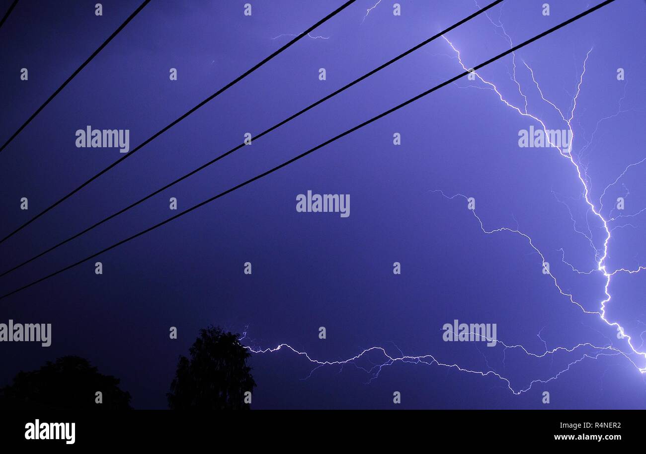 Big lightning bolt hi-res stock photography and images - Alamy