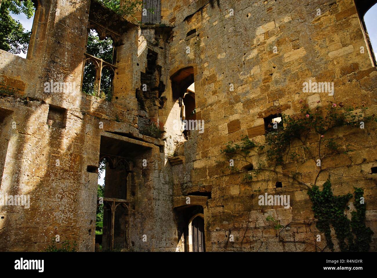 Stately Home Ruined Stock Photos & Stately Home Ruined Stock Images - Alamy