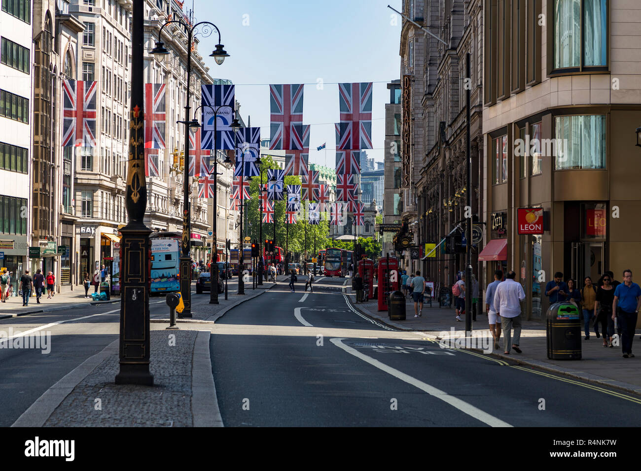 Flags strand hi-res stock photography and images - Alamy