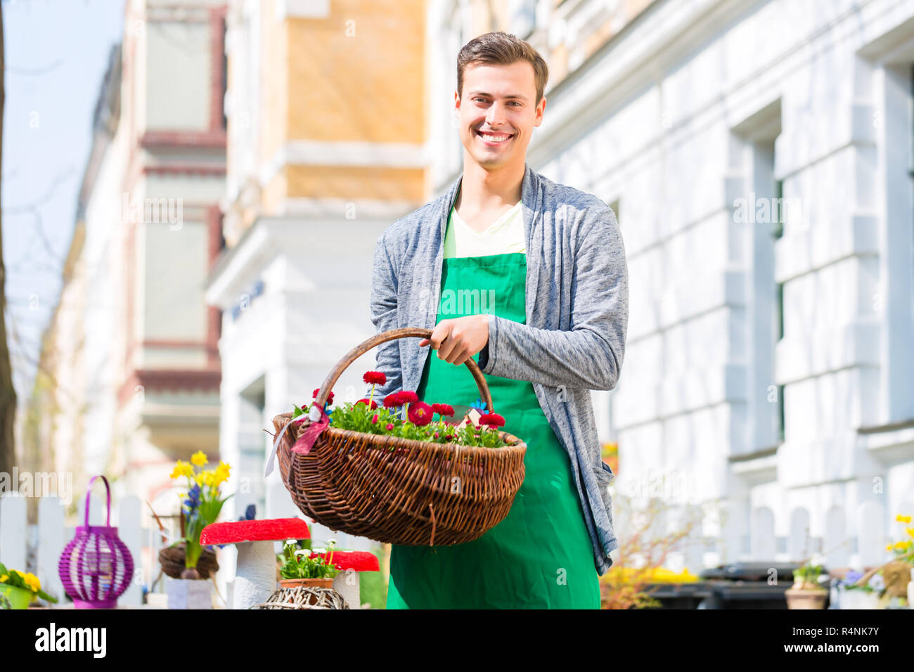 Selling basket labor hi-res stock photography and images - Alamy