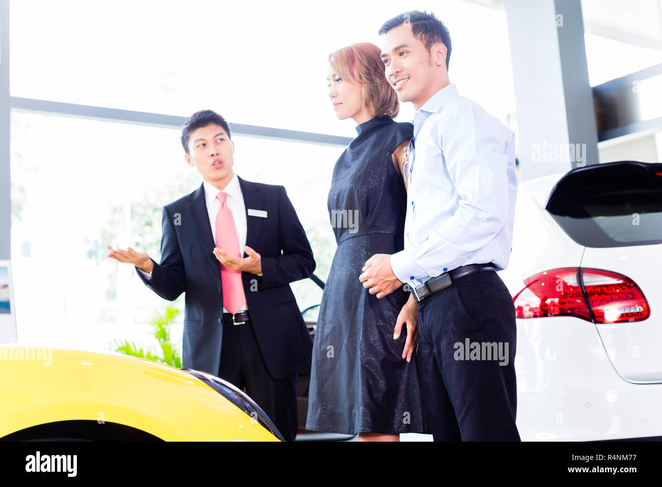 Woman business suit nice car hi-res stock photography and images - Alamy