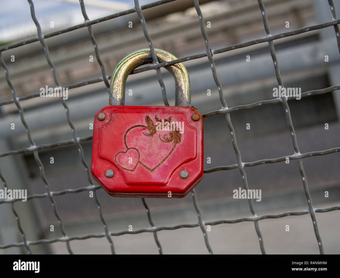 Valentine padlock hi-res stock photography and images - Alamy