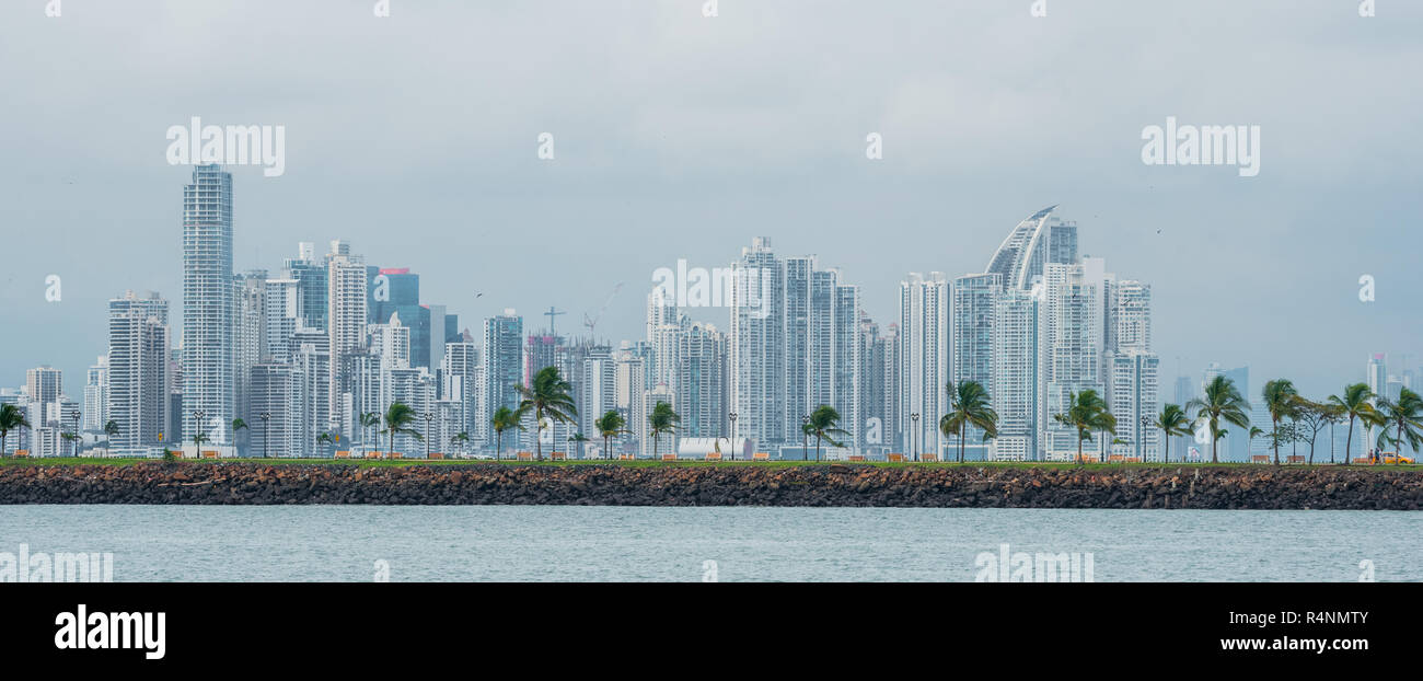 Skyline tall buildings hi-res stock photography and images - Alamy