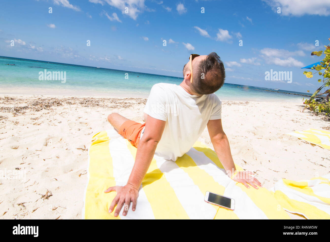 Reflex umbrella hi-res stock photography and images - Alamy