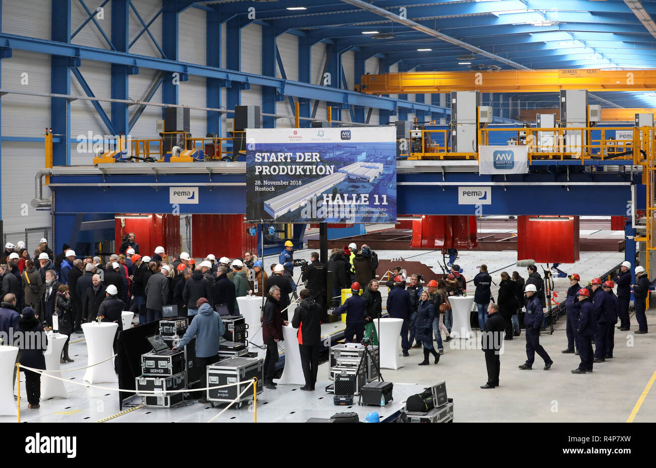Rostock, Germany. 28th Nov, 2018. At the Warnemünde location of the MV ...