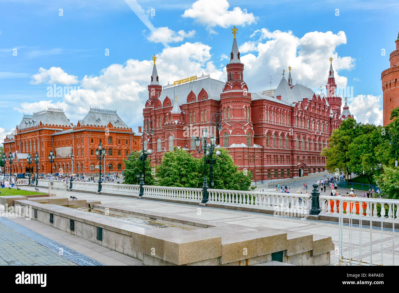 Entrance to the old and famous Red Square in Moscow with its ...