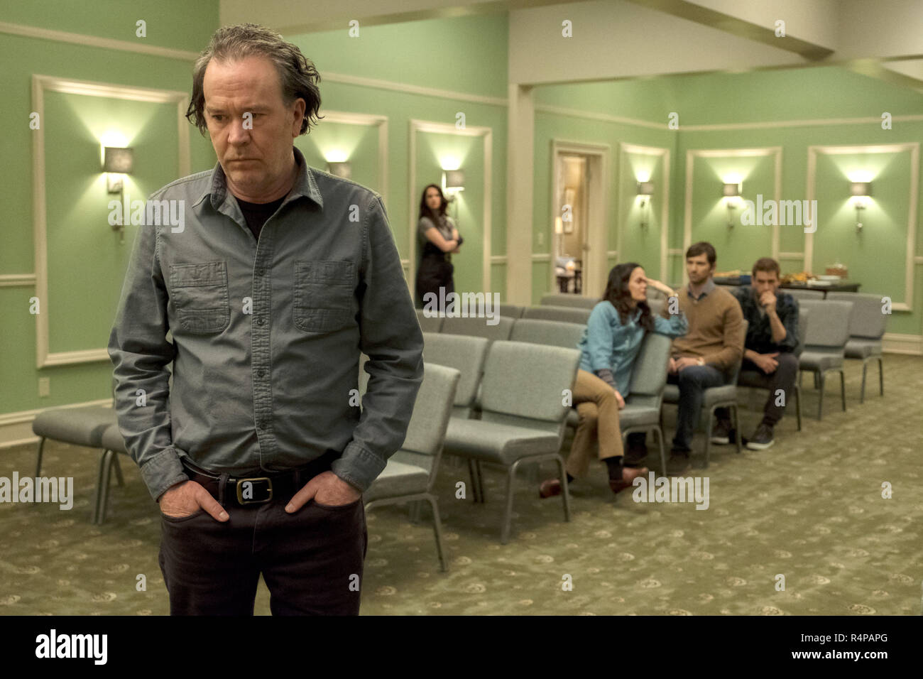 THE HAUNTING OF HILL HOUSE, Timothy Hutton, Kate Siegel, Elizabeth ...