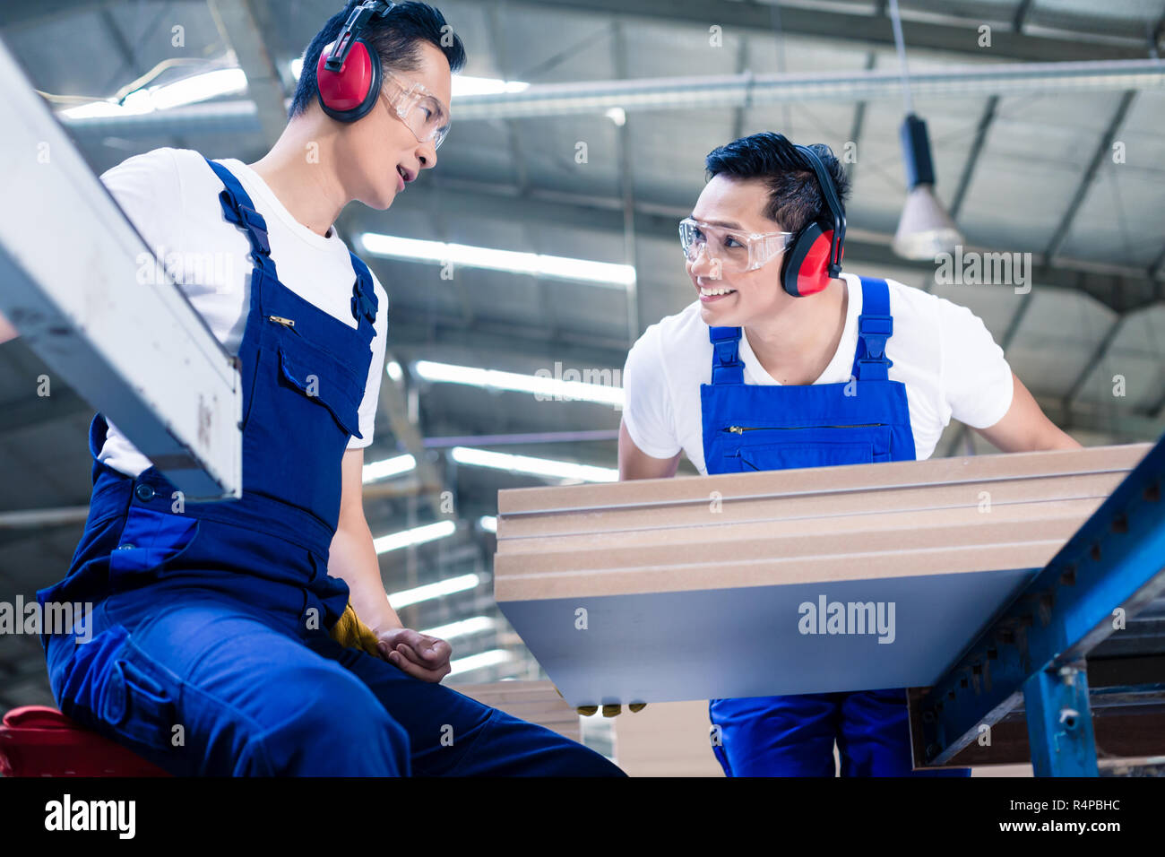 Carpenters run hi-res stock photography and images - Alamy