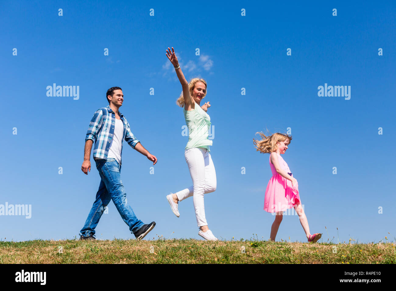 Girls walk in single file hi-res stock photography and images - Alamy