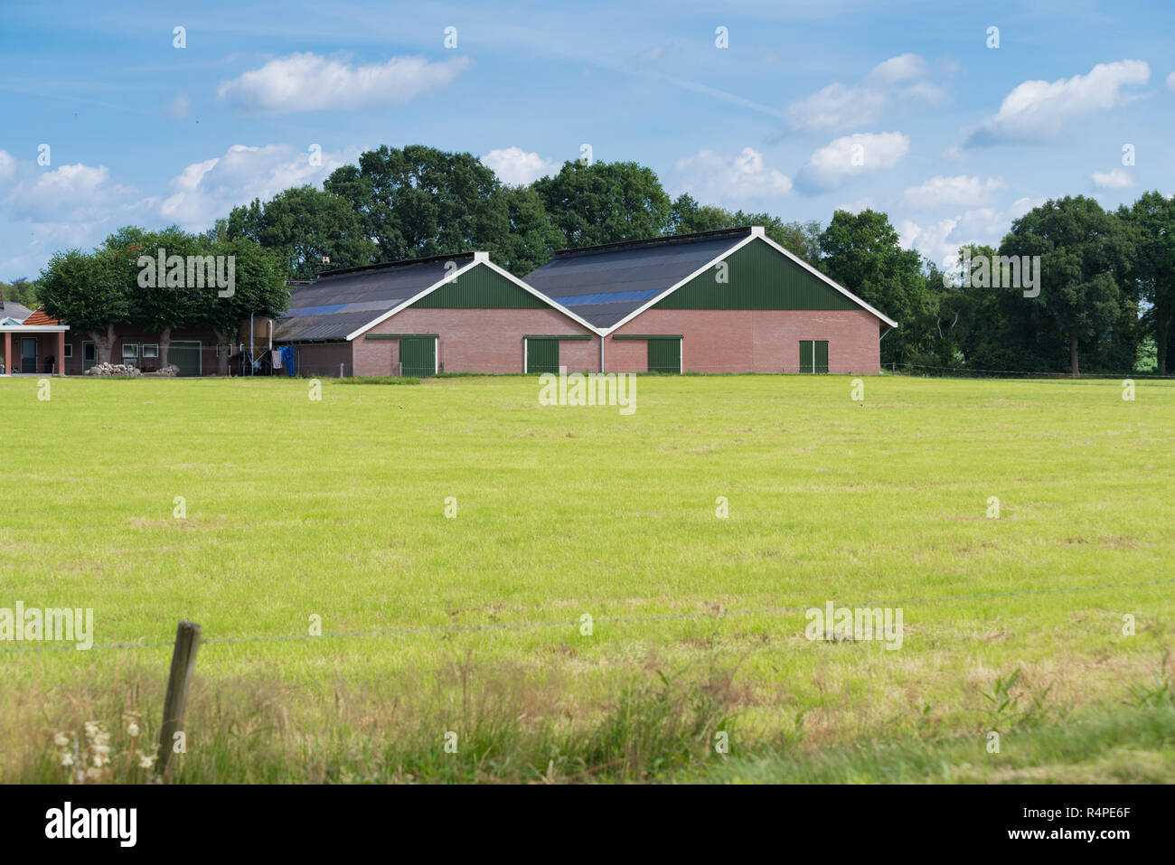 modern farm building Stock Photo - Alamy