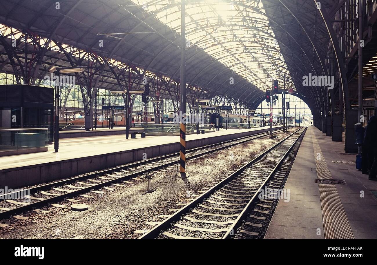 Big railway station Stock Photo - Alamy