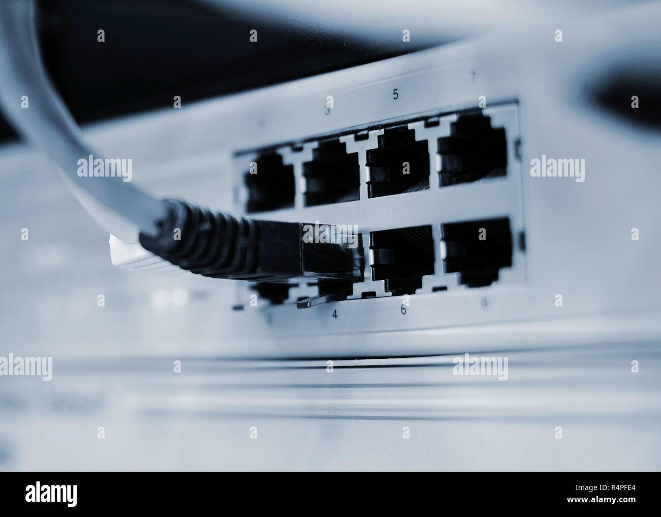 Networking cables computers hi-res stock photography and images - Alamy