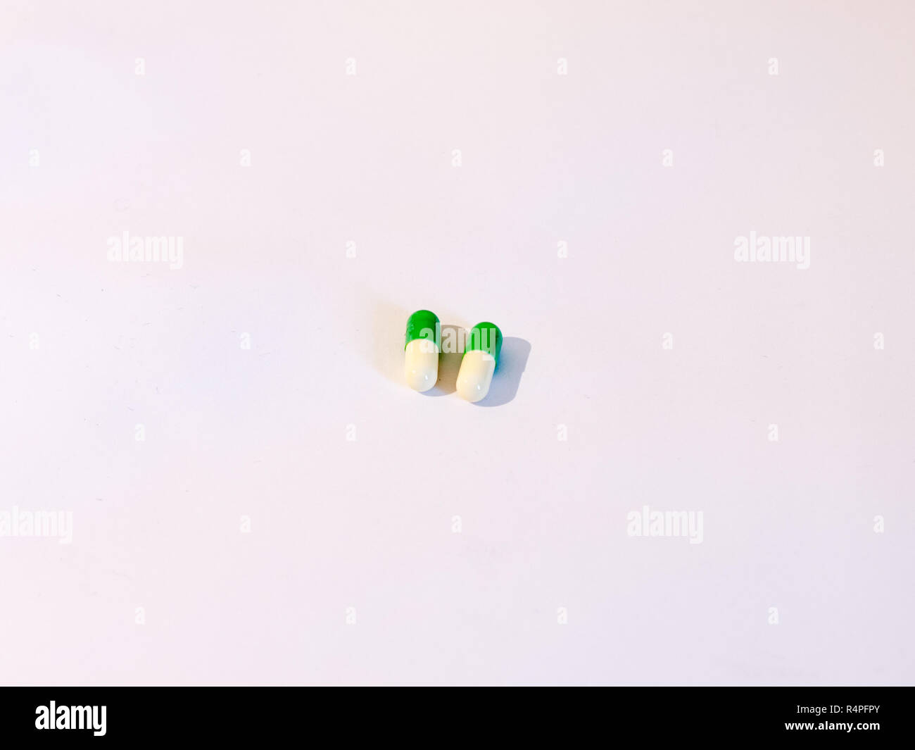 Generic pills hi-res stock photography and images - Alamy