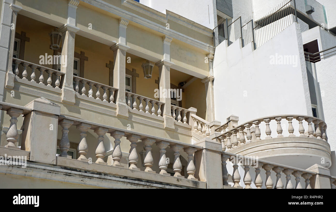 houses in albufeira Stock Photo - Alamy